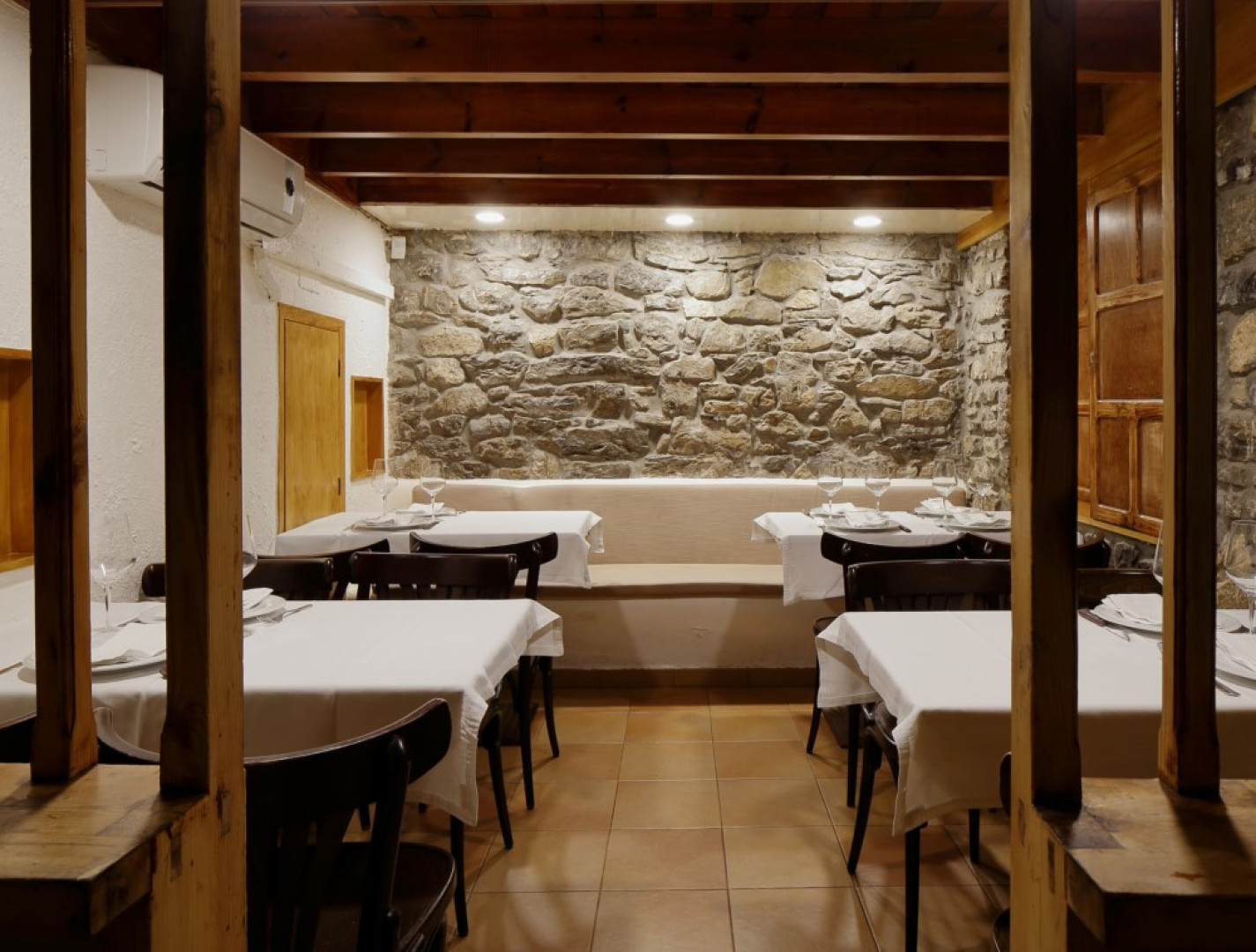 Mesón Sancho Gijón S.L. :: Mesón Sancho en la calle Begoña de Gijón